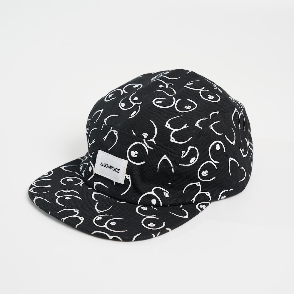 AKOMPLICE BOOBS CAMPER BLACK WHITE | YEAH!